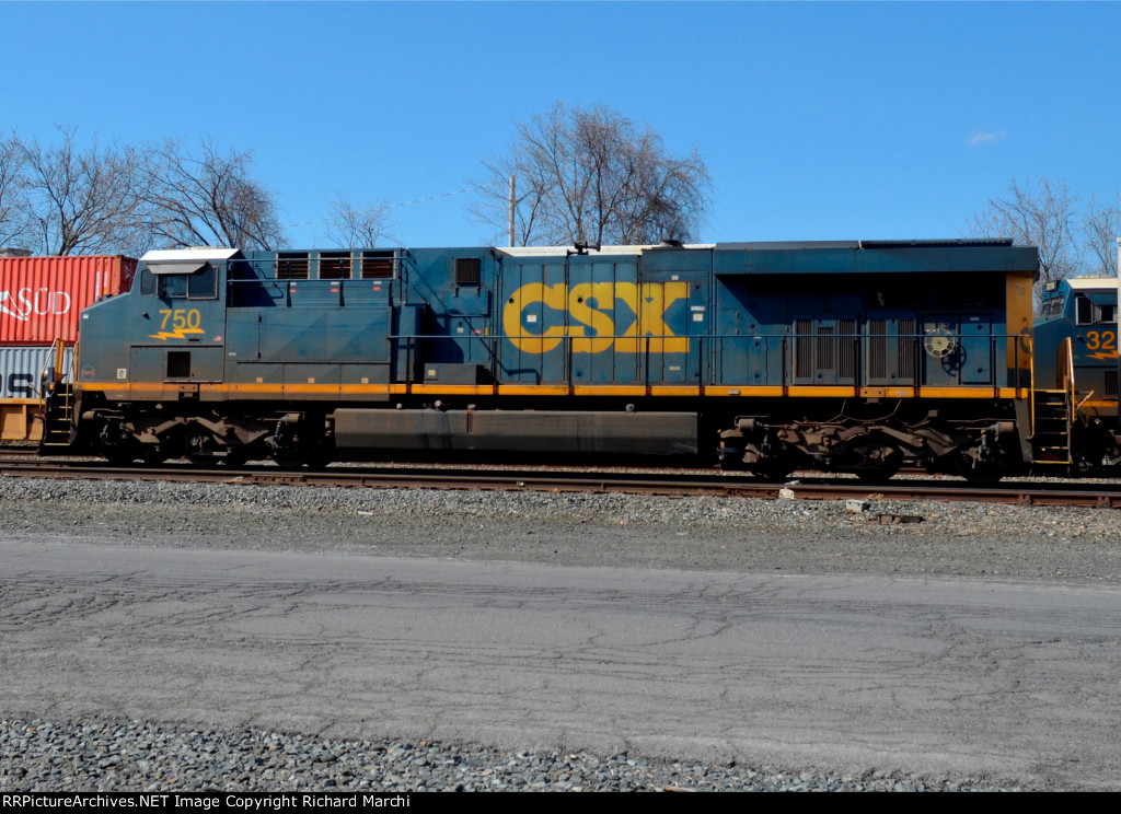 CSX 750